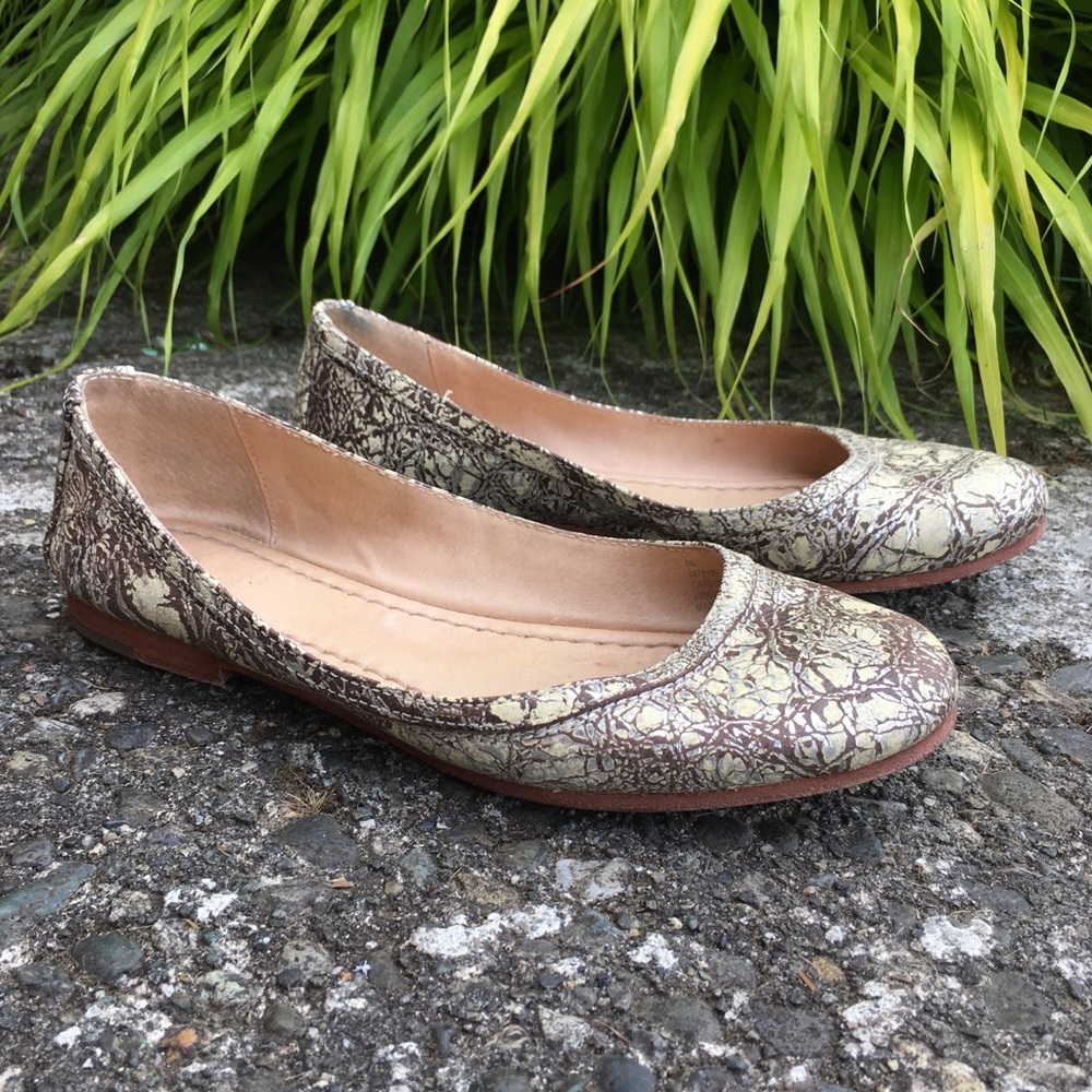 Frye Carson Crackle Leather Ballet Flat - Gem